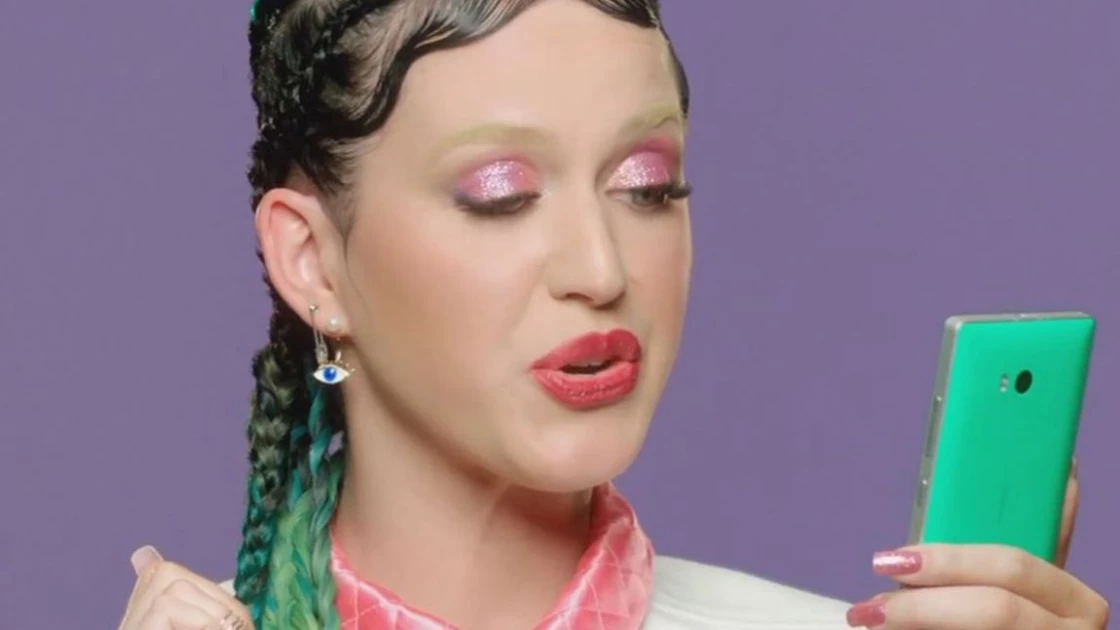 Behind the scenes με την Katy Perry - Unboxholics.com